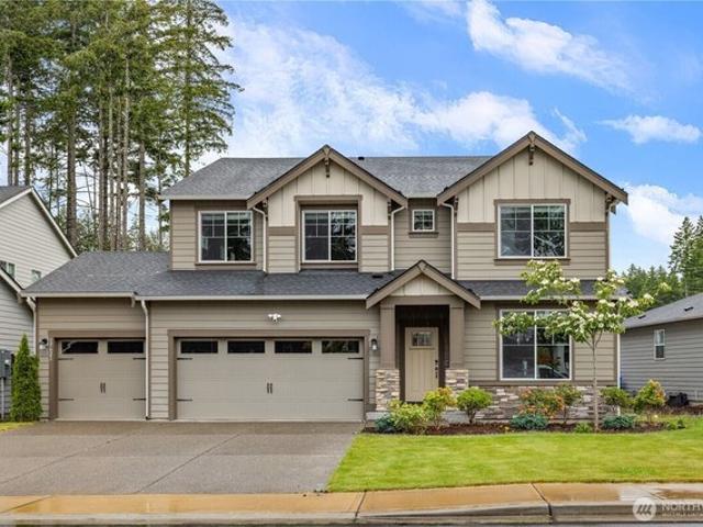 17621 Crossing Dr E, Puyallup, WA 98374