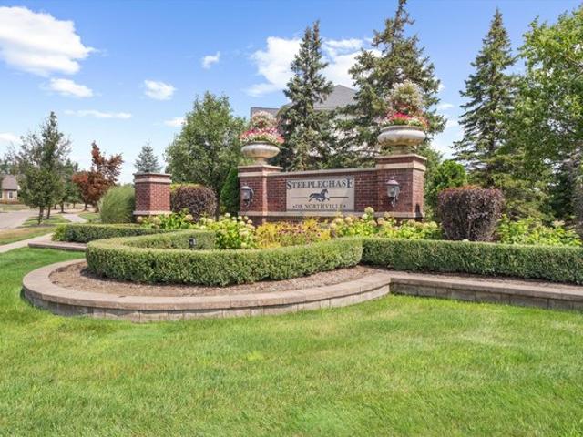 17629 Mystic Valley Ct, Northville, MI 48168