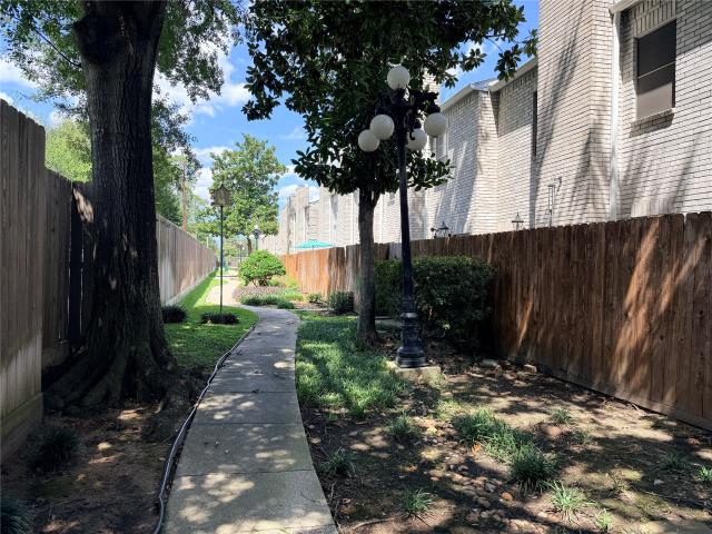 17629 Red Oak Drive 7629