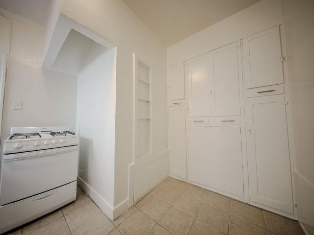 1762 E 3rd St Studio Apartment for Rent at 1762 E 3rd St, Long Beach, CA 90802 Bixby Park