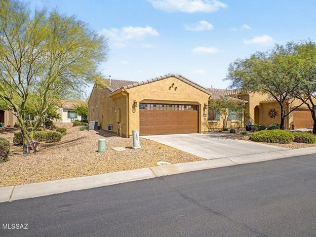 1762 E Burning Hill Dr, Green Valley, AZ 85614