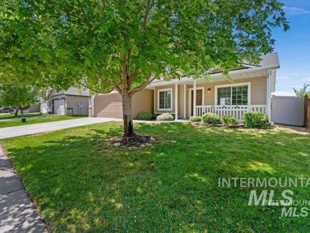 1762 E Deerhill