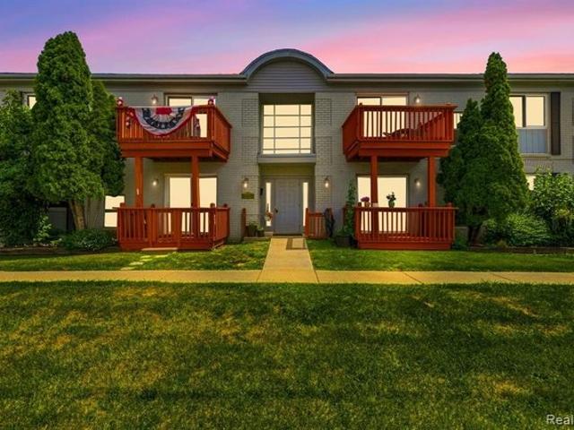 1762 Fort St Unit 27, Trenton, MI 48183