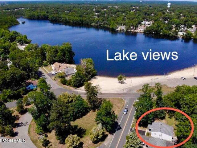 1762 Lakeside Drive S