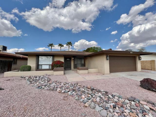 1762 W Isleta Ave, Mesa, AZ 85202 | MLS #7019 | Compass