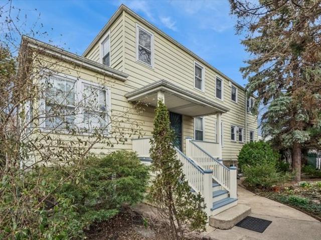 1762 W Morse Ave, Chicago, IL 60626