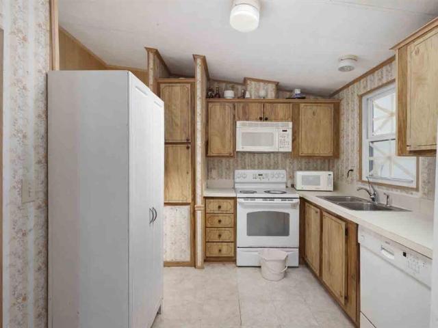 1763 W Schwartz Blvd, Lady Lake, FL 32159 | MLS #A4688 | Compass