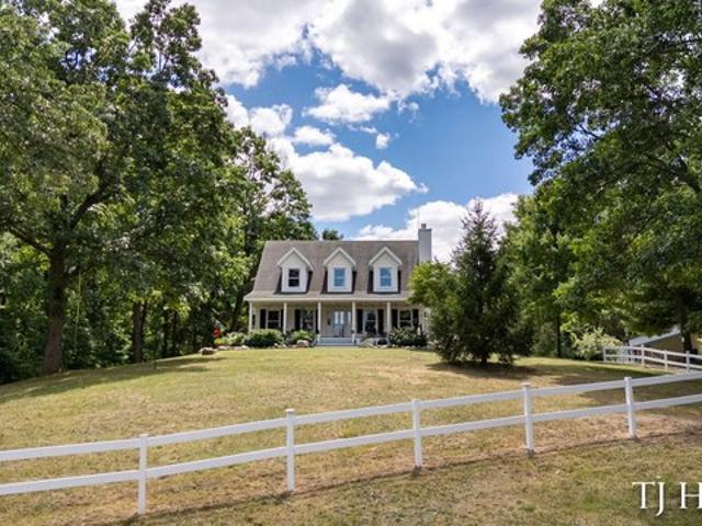 176 109th Ave, Plainwell, MI 49080