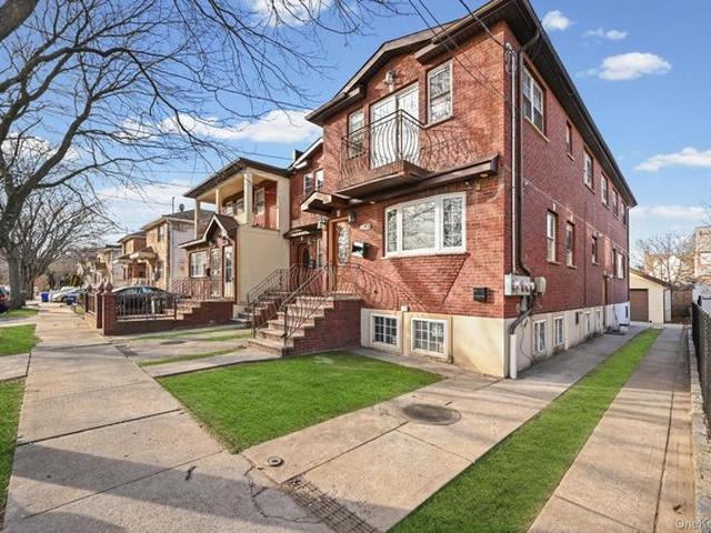 176 25 rd Ave, Jamaica, NY 11434