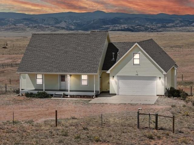 176 Chuckwagon Ln, Livermore, CO 80536