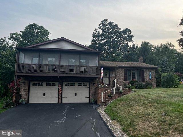 176 Cliffside Dr, Lewistown, PA 17044