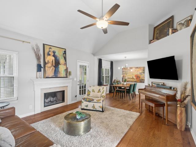 176 Crestfield Pl