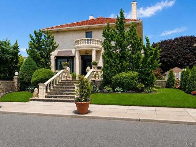 176 Beach 143rd St, Neponsit, NY 11694