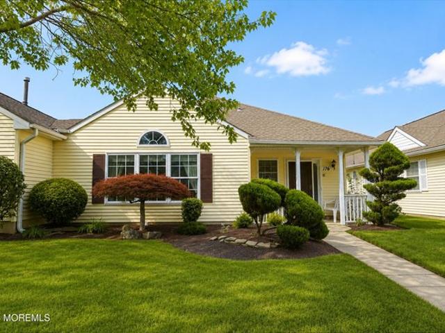 176 Goldfinch Dr, Monroe, NJ 08831