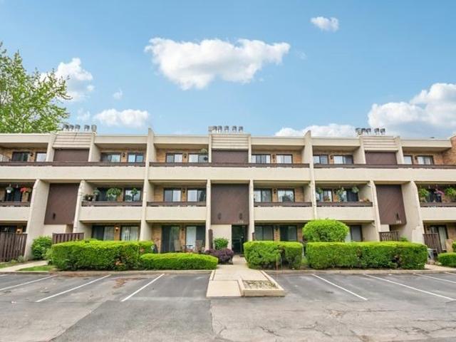 176 E Springbrook Dr Apt 3A, Bloomingdale, IL 60108