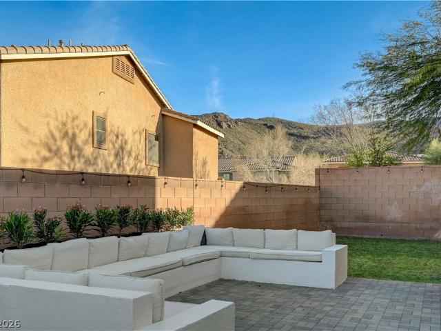 176 Kirkton St, Henderson, NV 89012 | MLS #2751