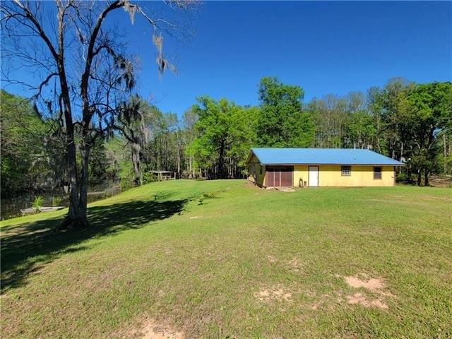 176 Harbor Estates Rd, Campti, LA 71411