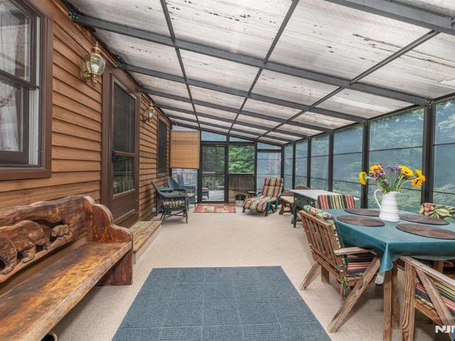 176 Henderson Road
