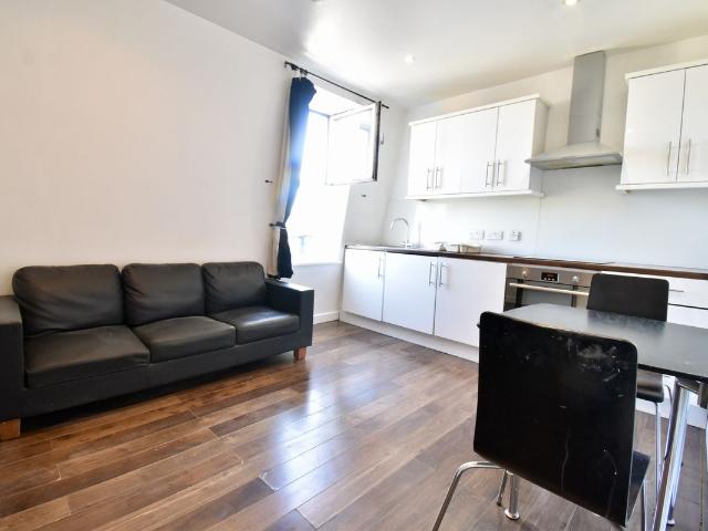 176 High Street, London W3, 1 bed flat to rent, £1,195 pcm | PrimeLocation