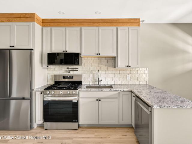 176 Hudson Street 2