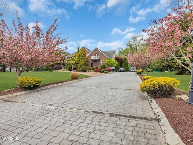 176 Oakland Mills Rd, Manalapan, NJ 07726