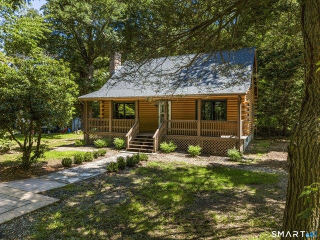 176 Lake Dr E, Montville, CT 06370