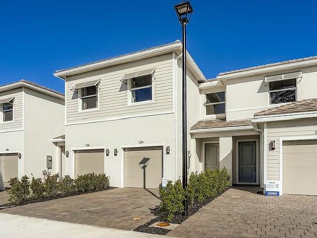176 Lakeside Landing Dr, Royal Palm Beach, FL 33411