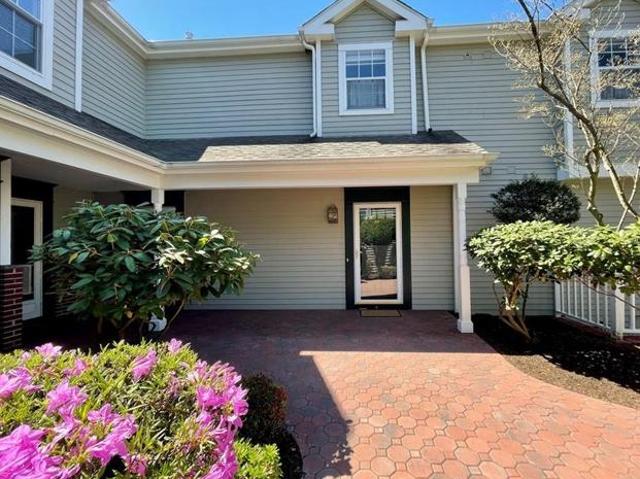 176 Mayfield Dr 176, Trumbull, CT
