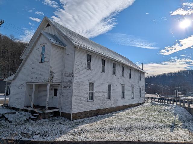 176 Main St