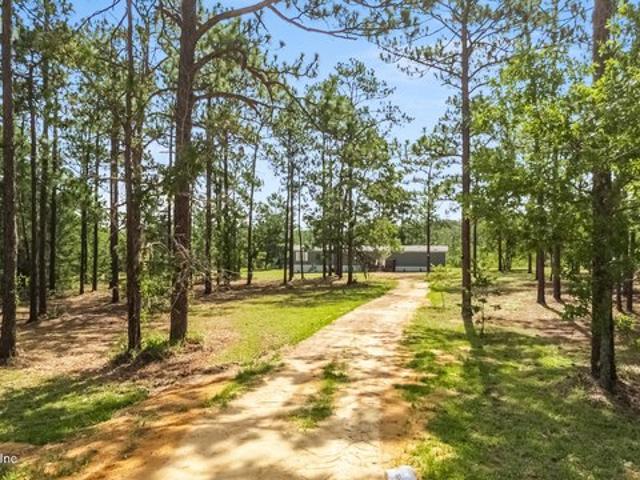 176 Melrose Landing Dr, Hawthorne, FL 32640