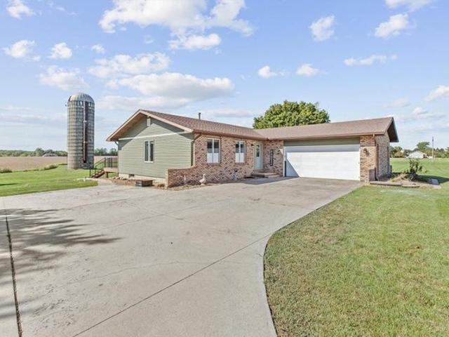 176 S 200 W, Valparaiso, IN 46385