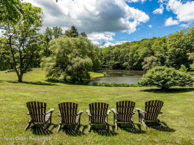 176 Schoolhouse Road