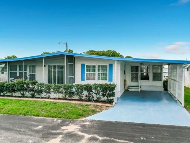 176 Sunset Dr, Tavares, FL 32778