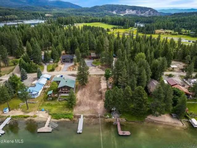 176 Swan Shores Dr, Sagle, ID 83860 650511226
