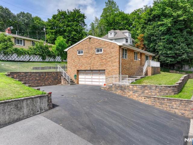 176 Pompton Road
