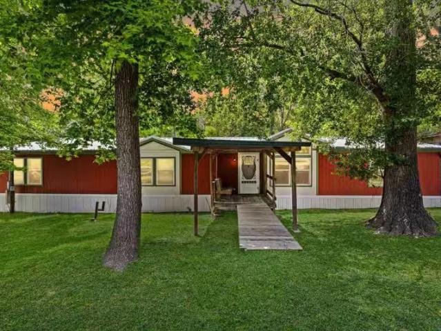 176 PARKWOOD ST, KILGORE, TX 75662 Single Family Residence For.