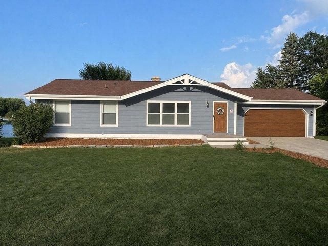 176 Ridgeway Dr, Dousman, WI 53118