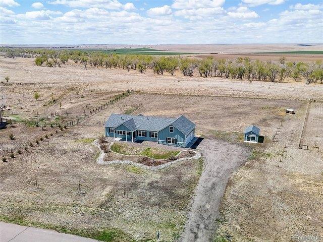 176 W 8th Ave, Byers, CO 80103