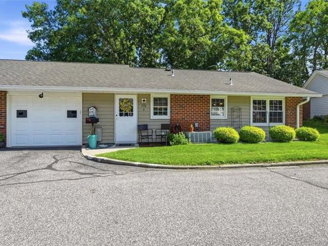176 Ventry Ct Unit A, Ridge, NY 11961
