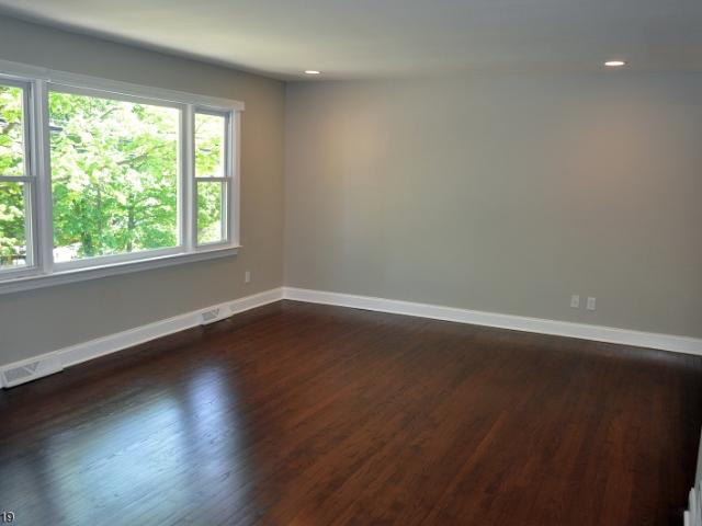 176 Yawpo Ave