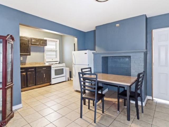 176C Parker St