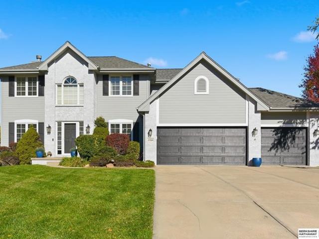 17744 Dorcas Cir, Omaha, NE 68130