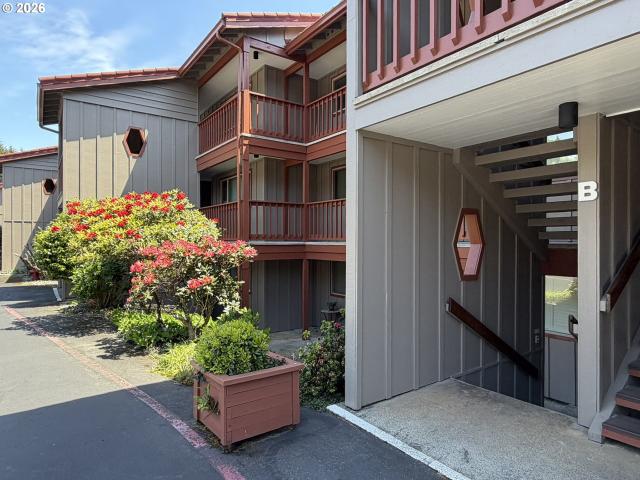 17744 highway 101