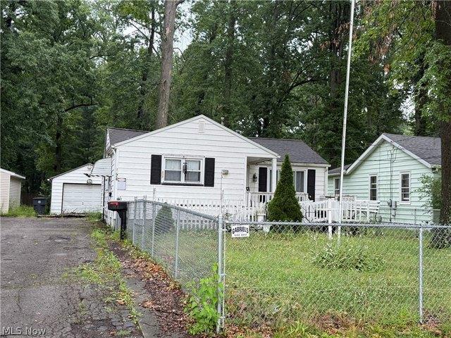 1774 Norwood St NW, Warren, OH 44485