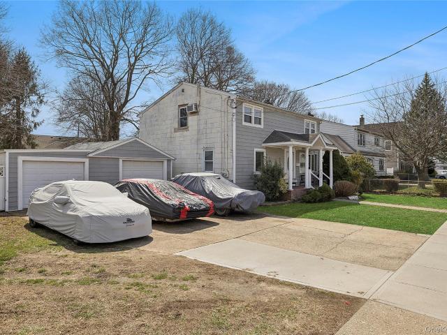 1774 Franklin Ave, East Meadow, NY 11554 | MLS #980112 | Compass