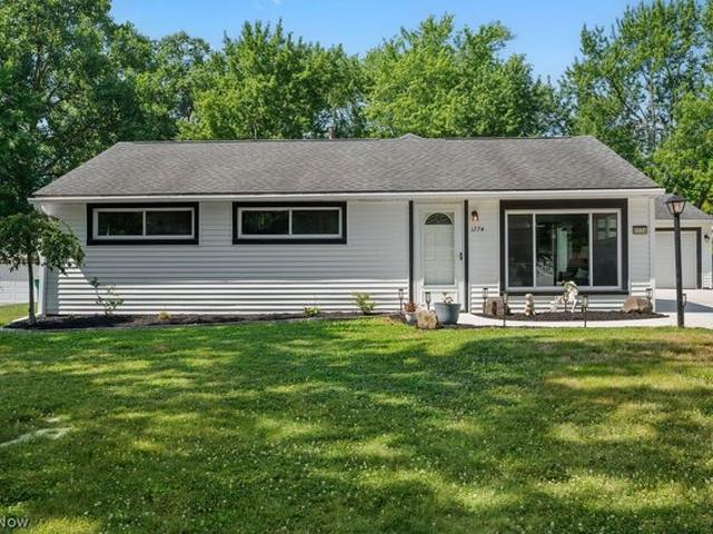1774 Westwood Dr, Twinsburg, OH 44087