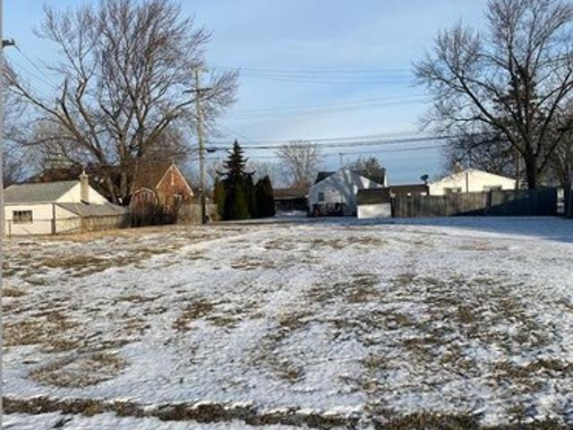 17751 Pasadena St, Roseville, MI 48066