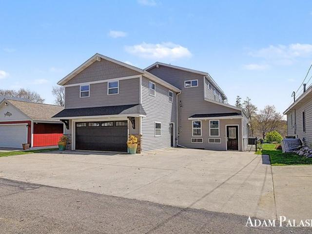1775 Edwin Dr, Wayland, MI 49348