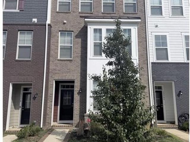 17768 Kingfisher Isle Rd, Dumfries, VA 22026