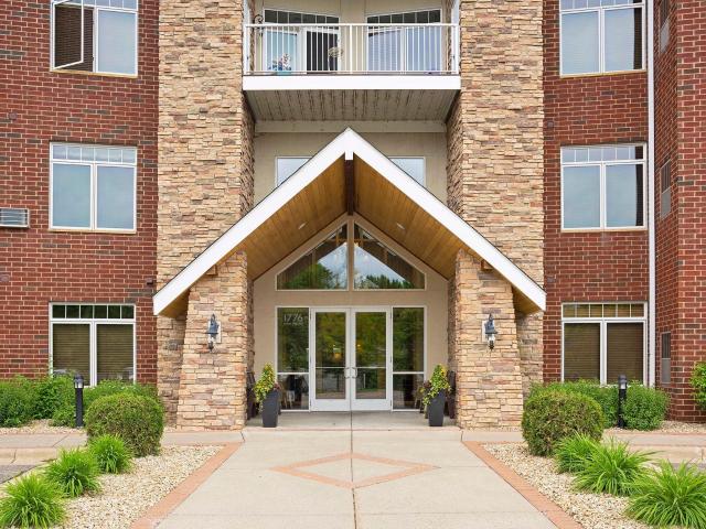 1776 Stieger Lake Lane # 100